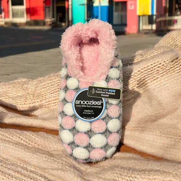 Shoes | New Snoozies Cozy Little Foot Coverings In The Size Medium ...